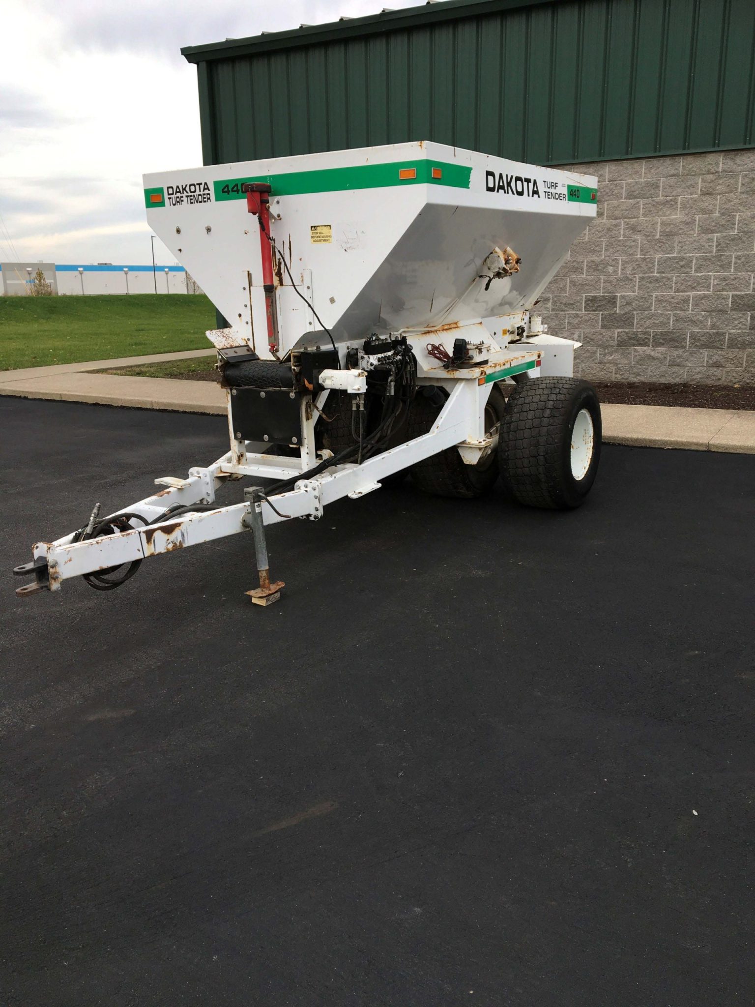 Dakota 440 Material Handler – Cutter Online